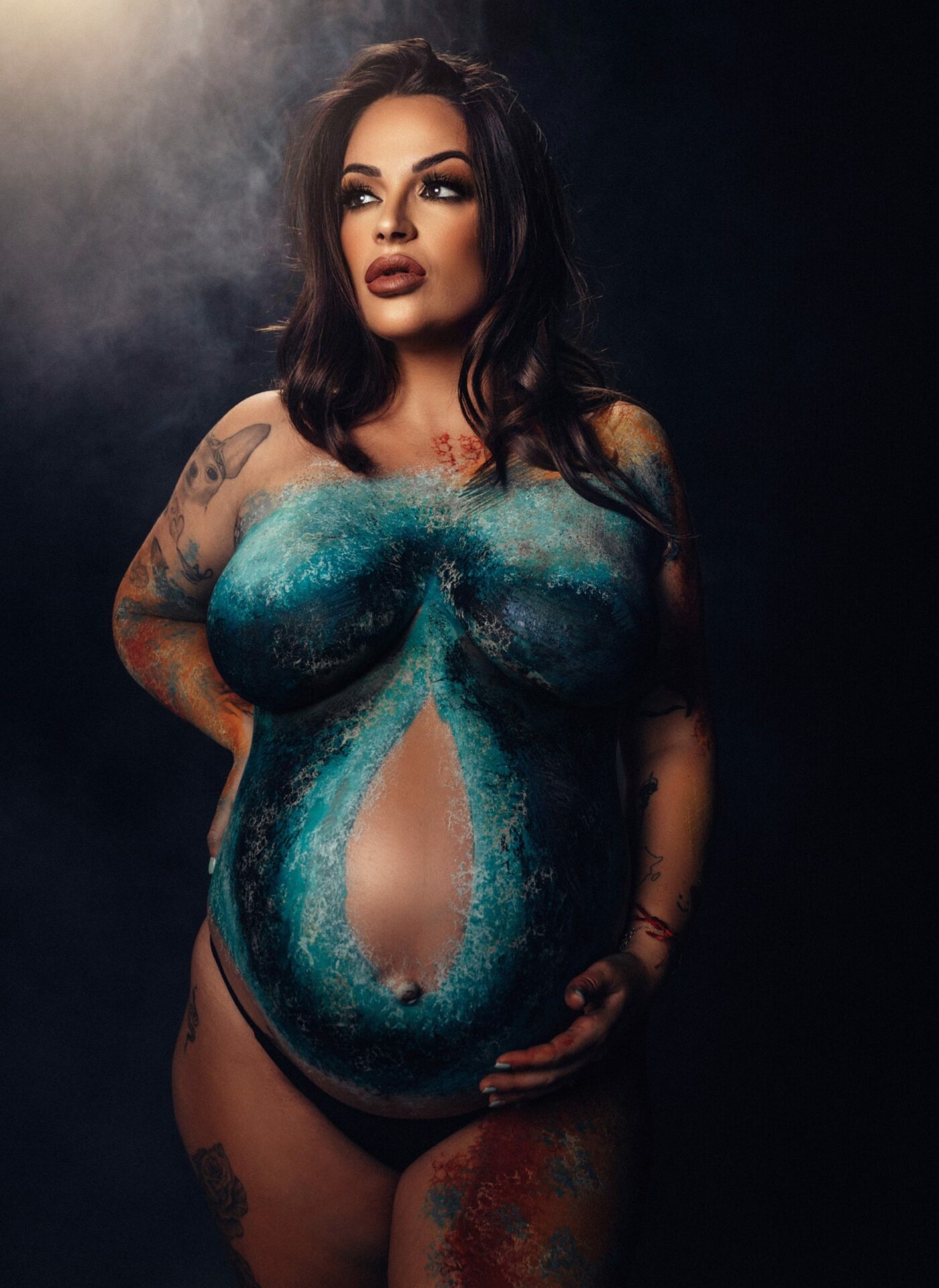 NINA ESPARCIA – OUTFAKESS